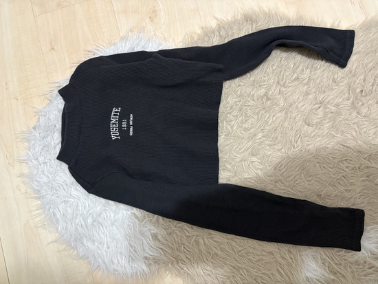 Bershka crop top, S veličina