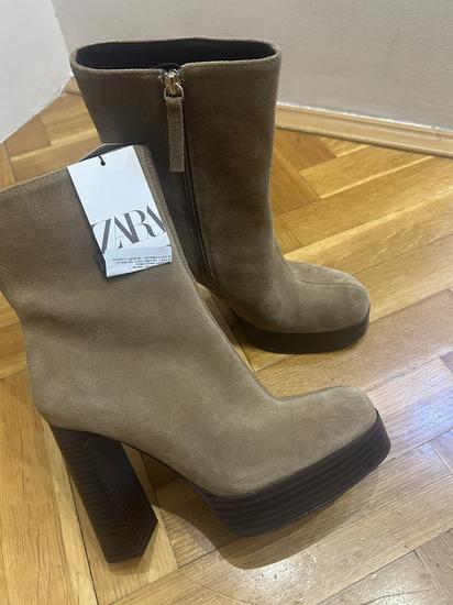 Zara nove kozne cizme 39