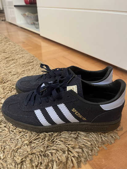 Adidas spezial NOVE