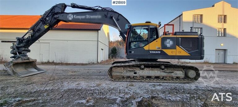 Bager za puzanje
Volvo EC300el excavator w/ Toothed bucket, Sanding bucke