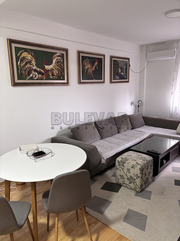 Dvosoban stan, 54 m2, Centar, Prešernova ID: i-012504