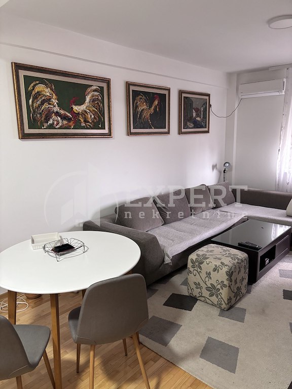 Dvosoban stan, 54 m2, Centar, Prešernova ID: i-012504
