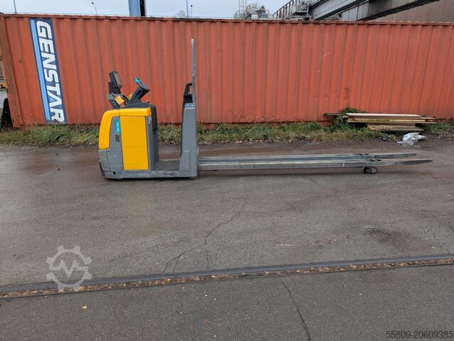 Izbor niskog poteza
Jungheinrich ECE 320 // 3,6 m Gabeln