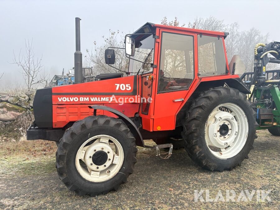 Prodaje se Volvo 705 traktor točkaš na aukciji