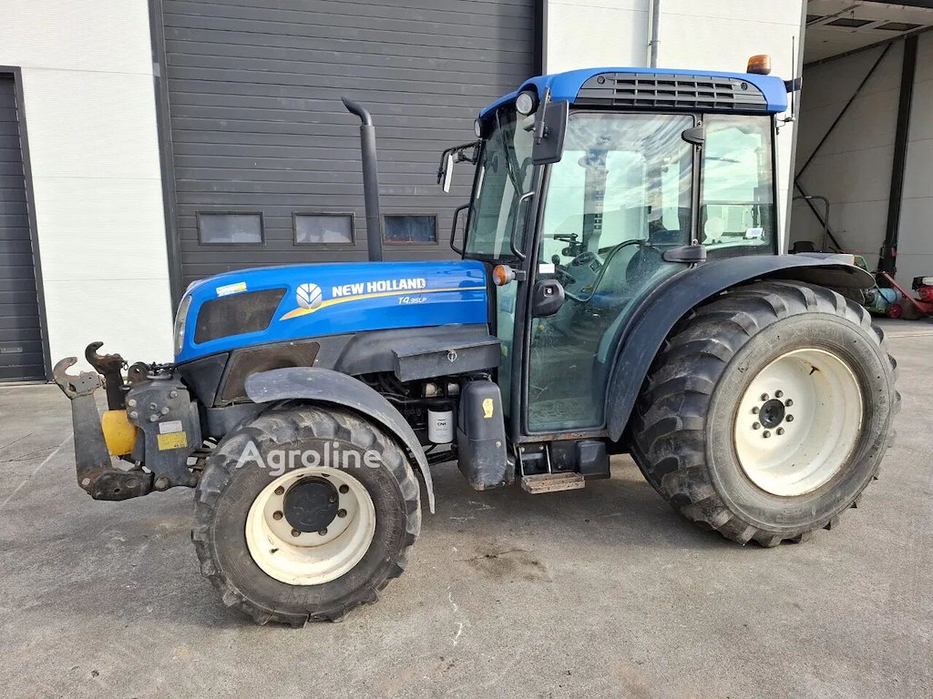 Prodaje se New Holland T4.95 T4.95LP traktor točkaš na aukciji