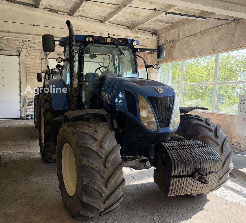 New Holland T7.250 traktor točkaš