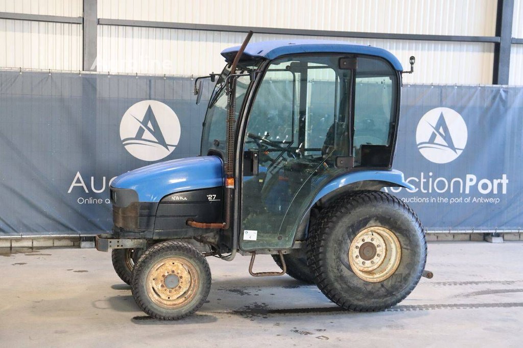 Prodaje se New Holland TC27D traktor točkaš na aukciji