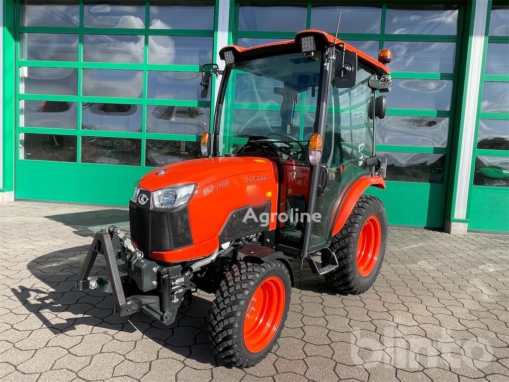 Prodaje se Kubota B2231 HC mini traktor na aukciji