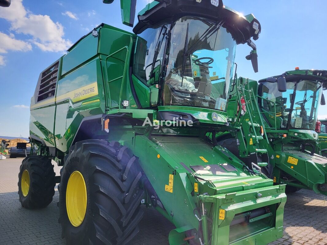 Novi John Deere T5 700 kombajn za žito