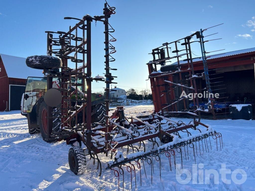 Prodaje se Kongskilde mašinu za pripremu setve na aukciji