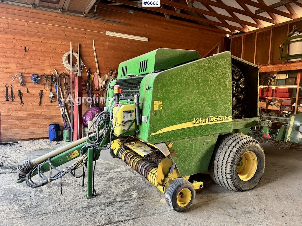 John Deere 578 balirka za okrugle bale