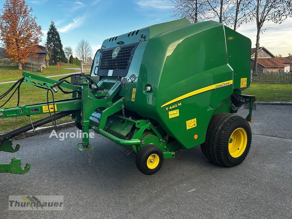 John Deere F440 M balirka za okrugle bale