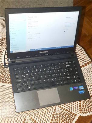 Medion Akoya Ultrabook core i3 3217u 4gb 1Tb