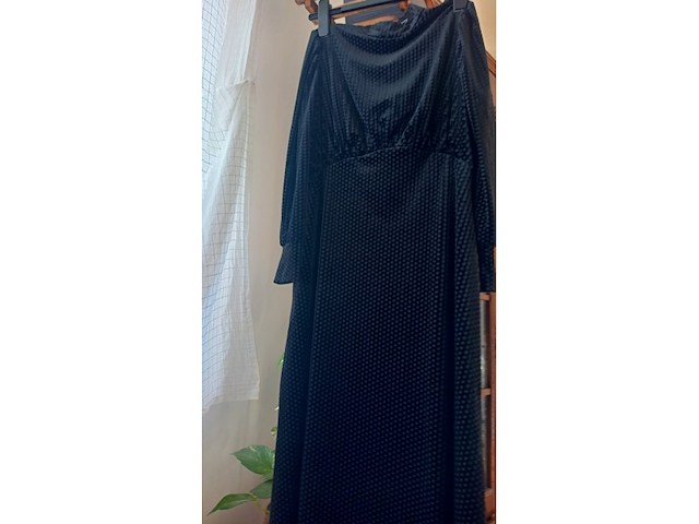 nova savršena haljina crne boje marke Orsay