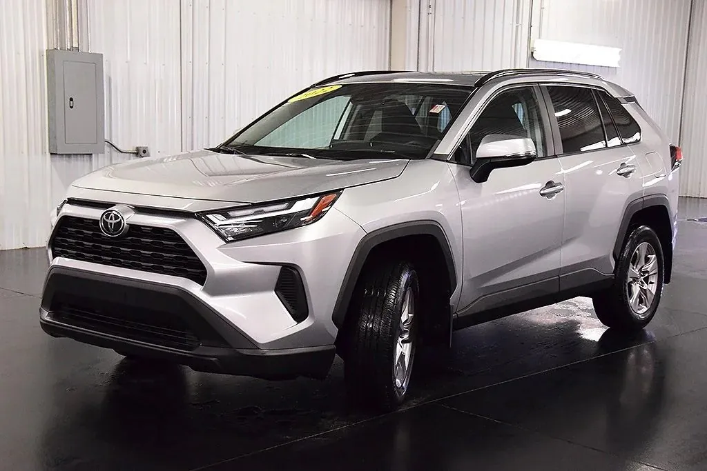 Toyota Rav4 XLE Neatly