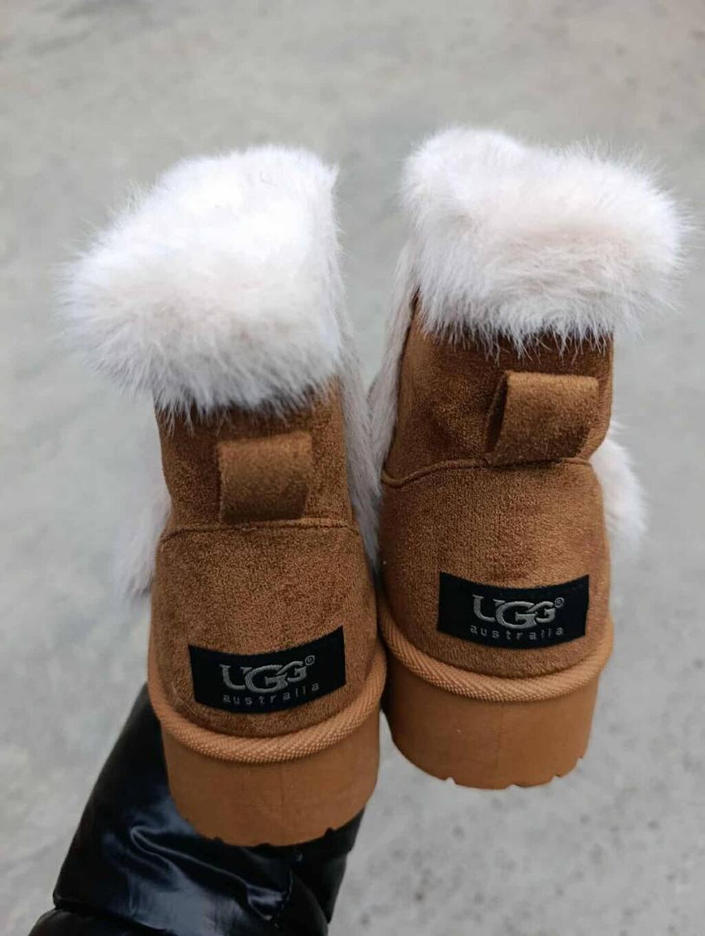 Ugg nove 36-41 3000 din sd