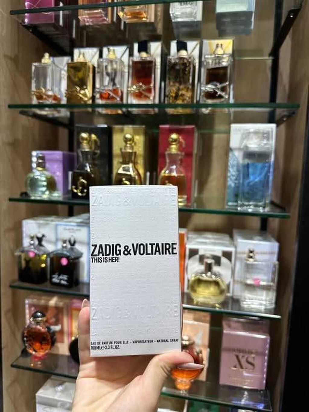 Prikazana kutija je za parfem Zadig & Voltaire This Is Her! Eau de
