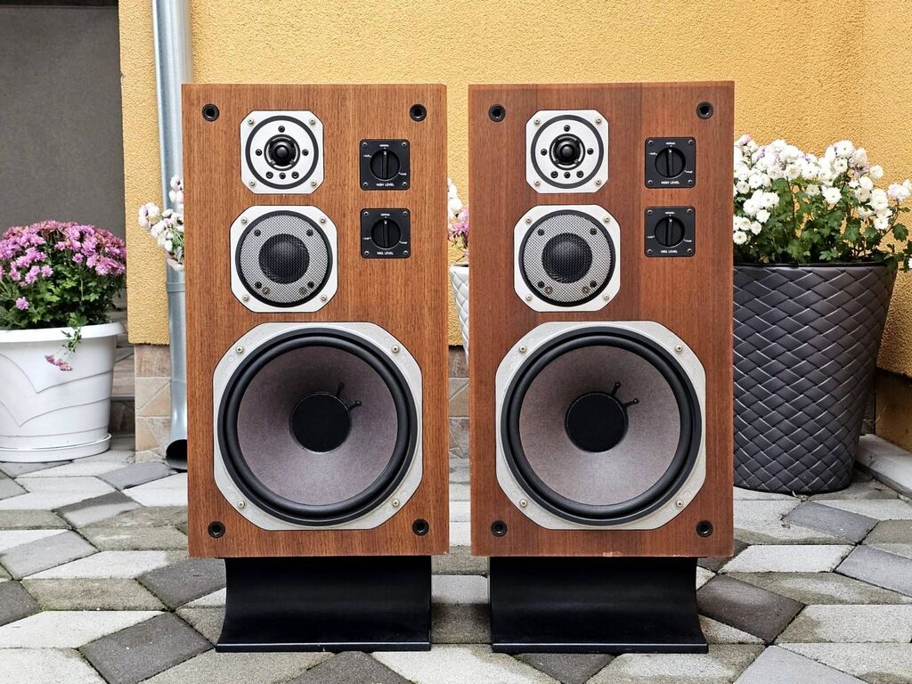 Yamaha NS-670 Očuvani, ispravni legendarni monitori. Drajveri su u