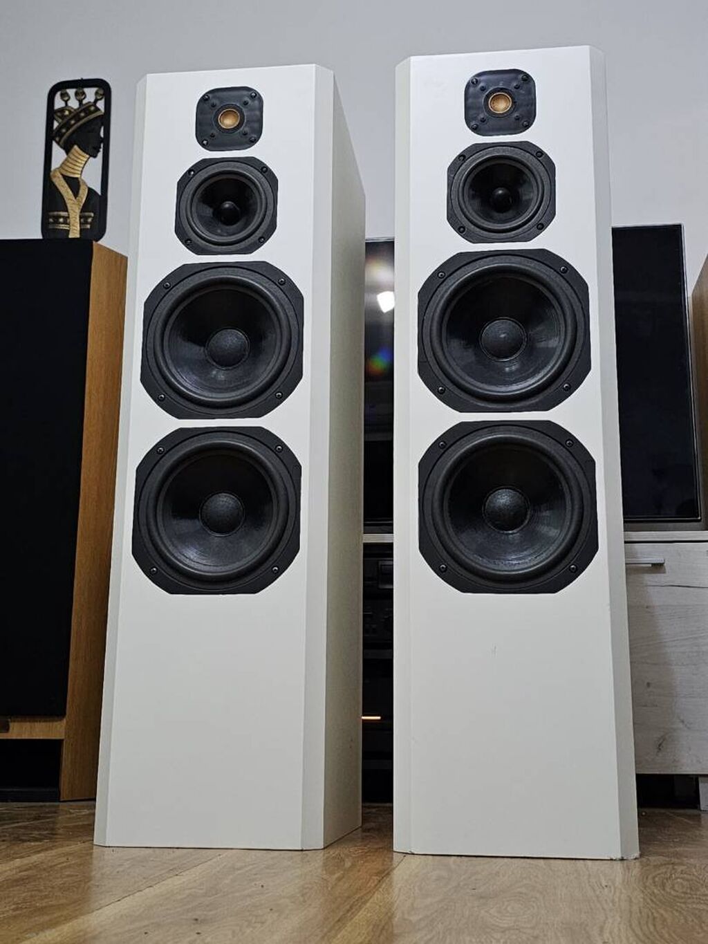 Focal Temptation MK2 High End zvučna kutija sa kabinetima u belom