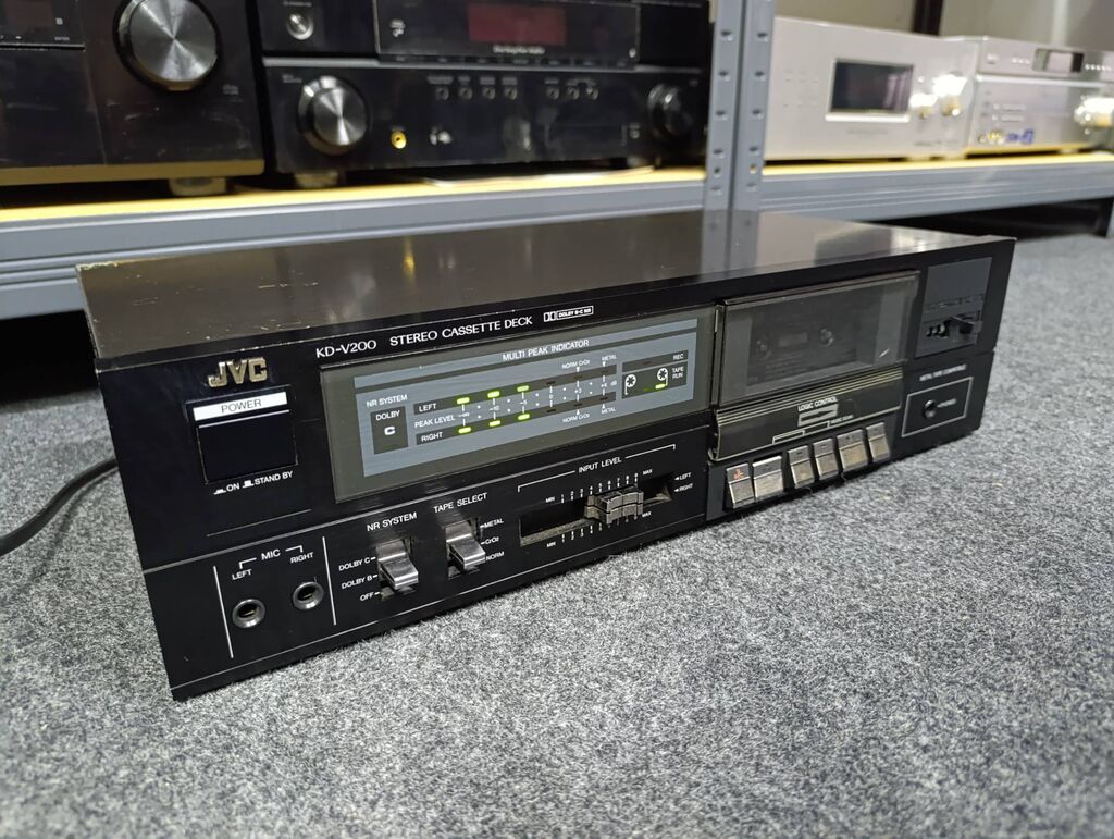 JVC kd-v 200 specifikacija Type: 2-head90, single compact cassette