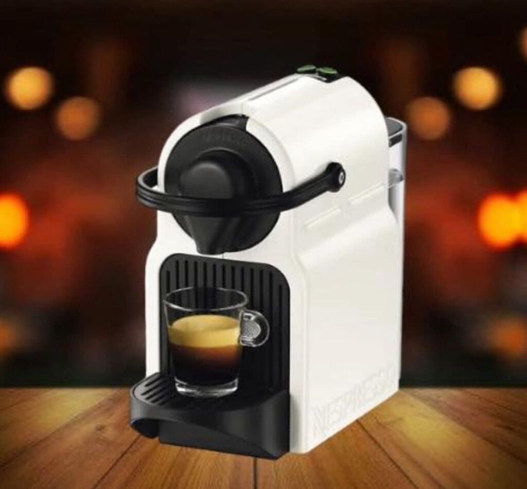 NESPRESSO INISSIA - Novo idealno i za poklon    + 7 kapsula Mali