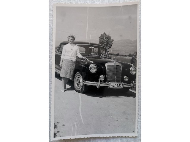 Stara fotografija mercedes i žena Crna Gora 50ih