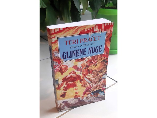 Glinene noge roman o disksvetu - Teri Pračet