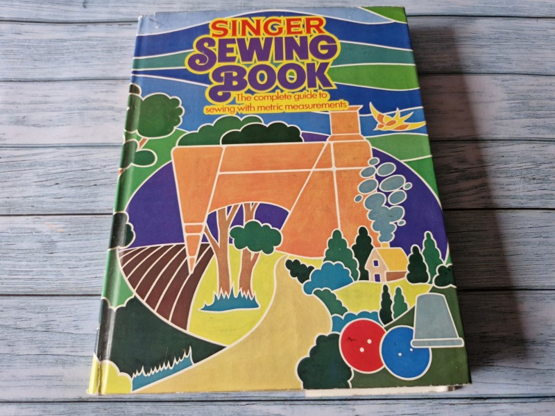 SINGER SEWING BOOK - JESSIE HUTTON