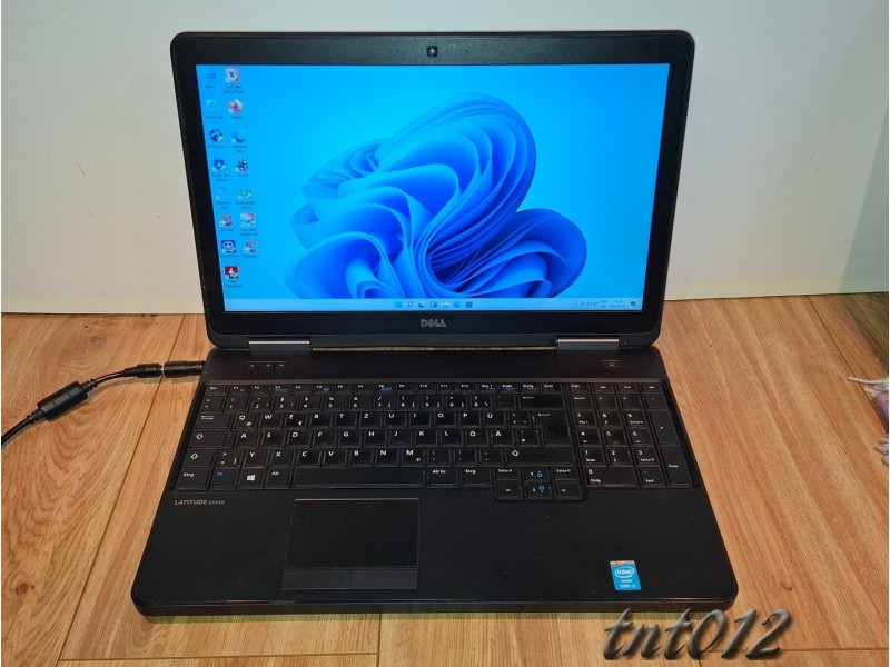= DELL Latitude E5540= i5-4310U= 640Gb= 4Gb= 15,6 FHD =