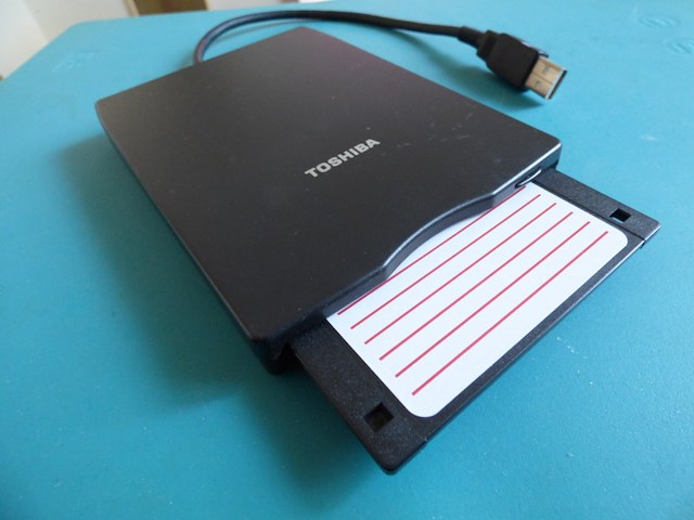 USB Floppy Disk Drive - TOSHIBA