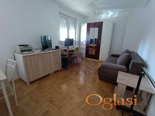 Garsonjera 25m2 Stara Detelinara