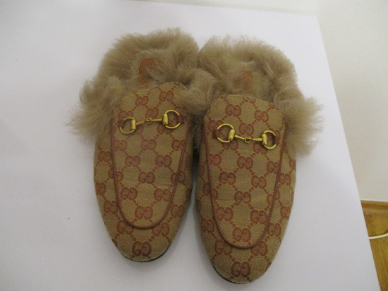 **ORIGINAL GUCCI PAPUCE br.40**