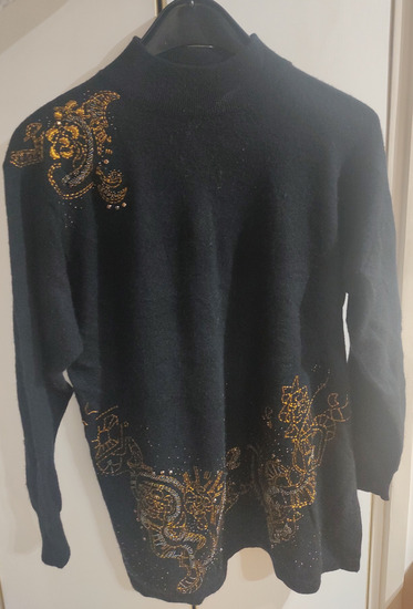 Dizajnerski nemački dzemper XL