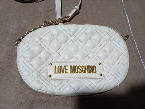 Love moschino