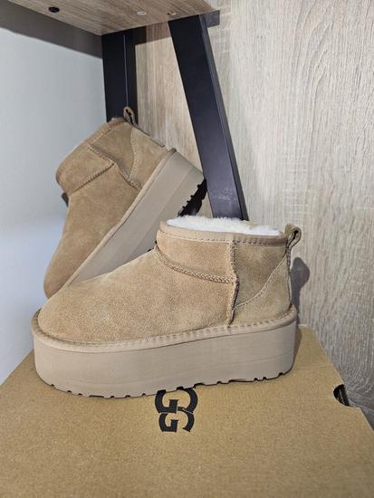 Ugg classic ultra mini SAMO DVA DANA SNIZENJE
