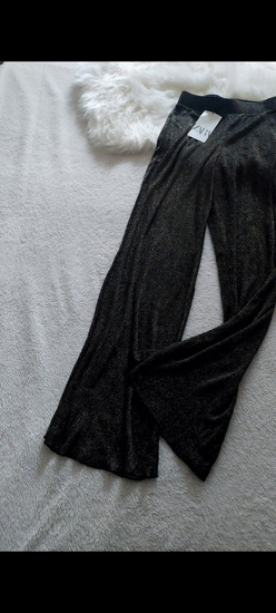 ZARA Nove pantalone