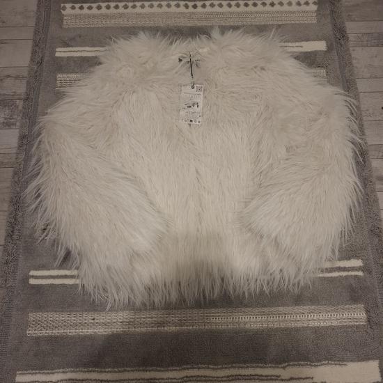 Zara fluffy bunda S