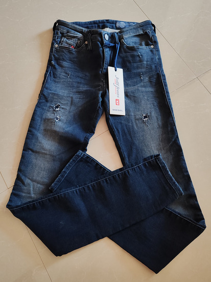 Diesel farmerke 25vel(XS/S)NOVO orig  4.000,00