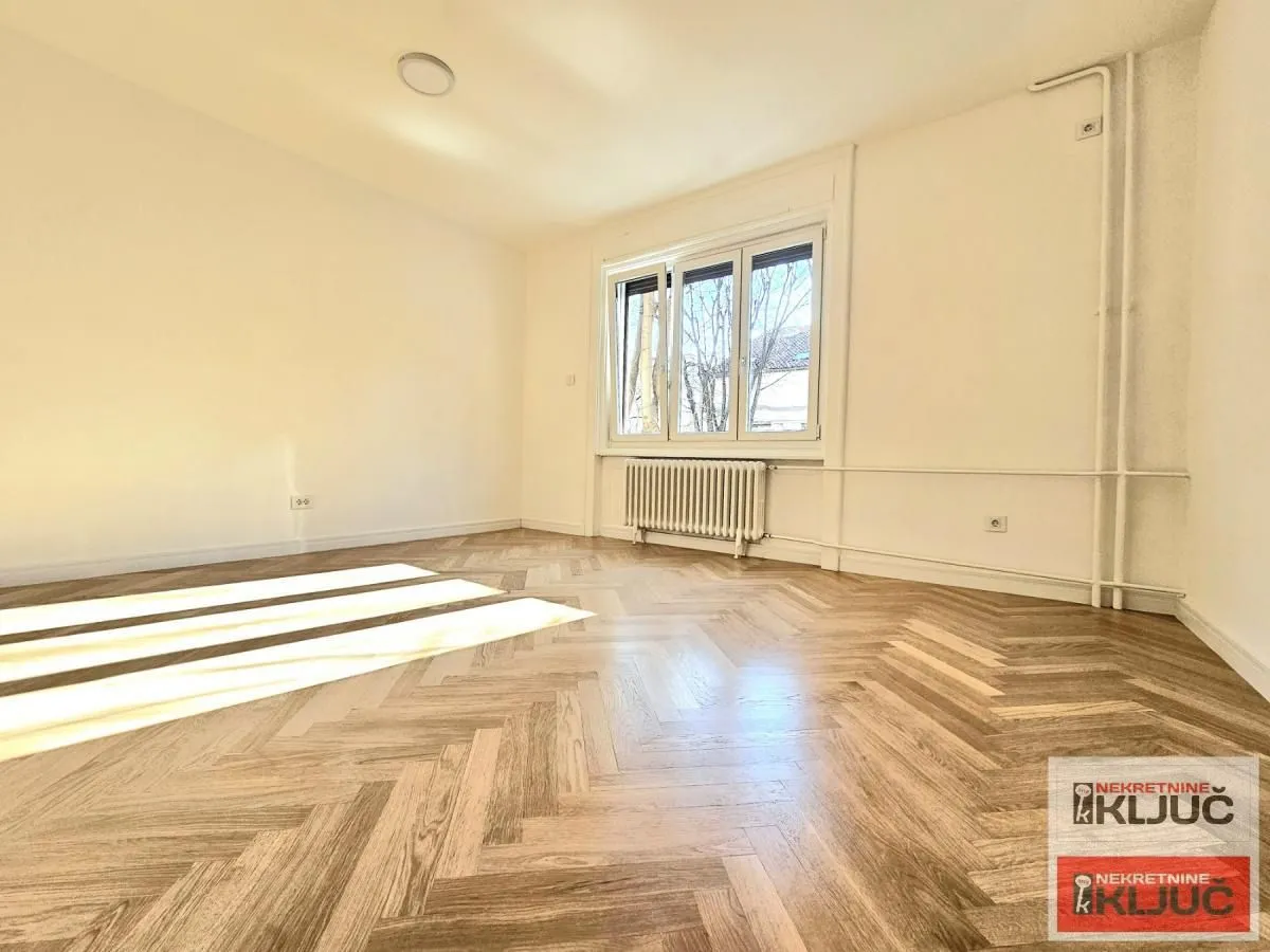 Prodaja, trosoban stan, 85m², Centar, Novi Sad