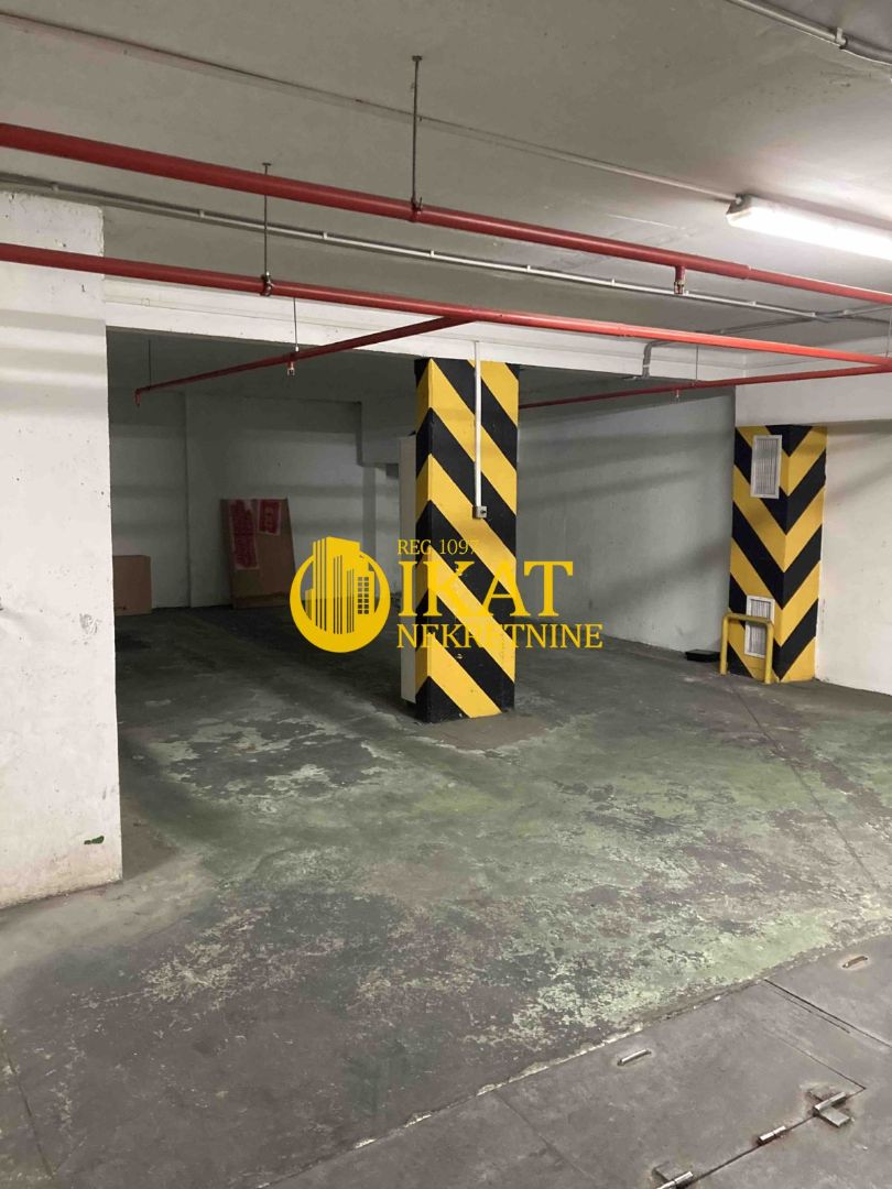 Vukov spomenik, garažno parking mesto 13m2 ID#4769 100 €