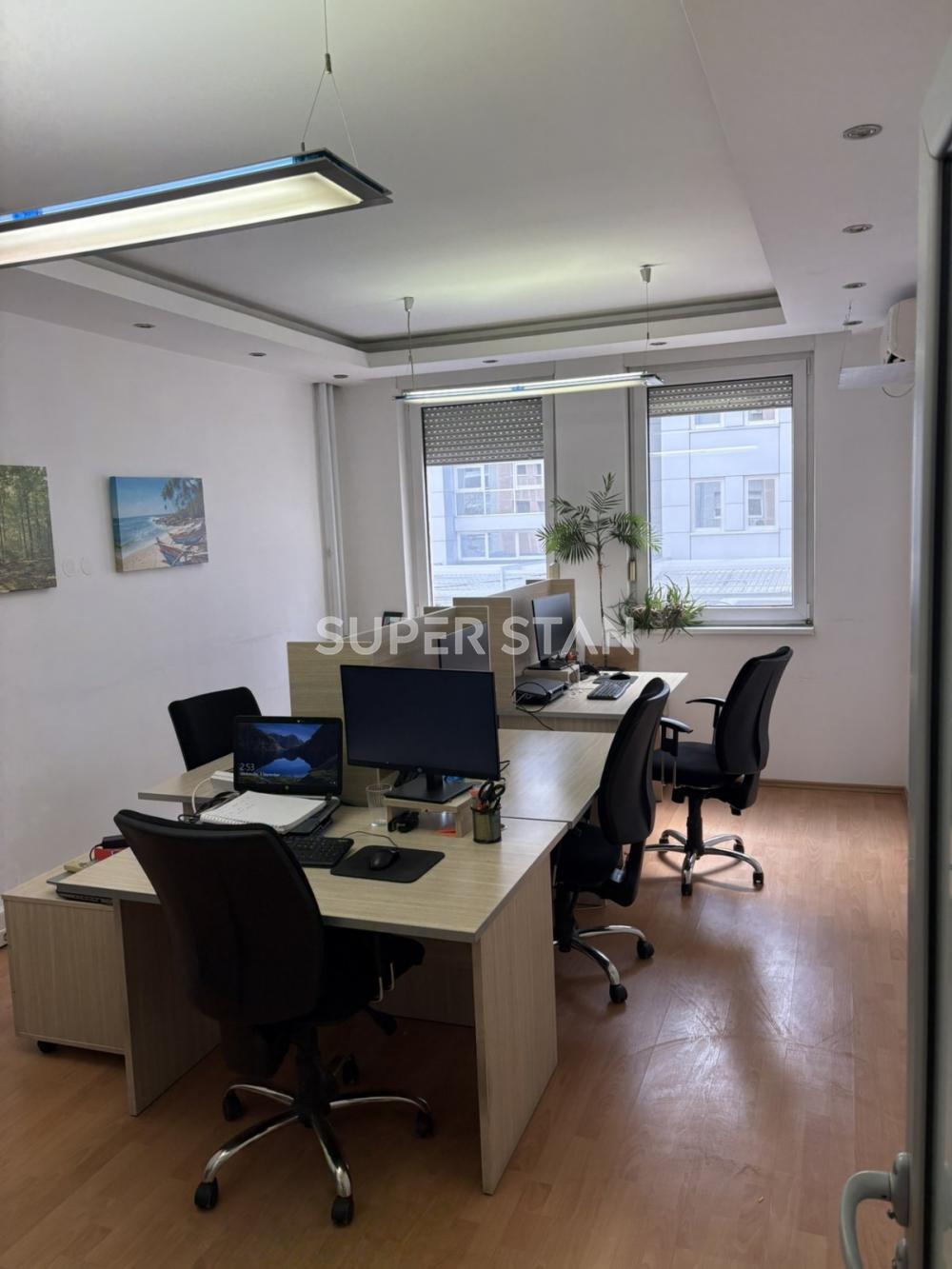 Odličan poslovni prostor 155m² kod Arene ID#1227 1.500 €