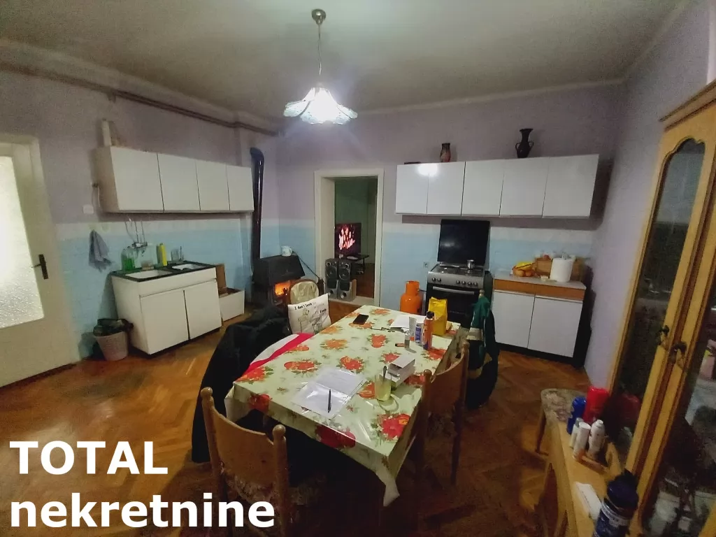 Kuca,GLOŽAN,ŠIRI CENTAR,kv: 181.00, € 92700, ID: 3091338
