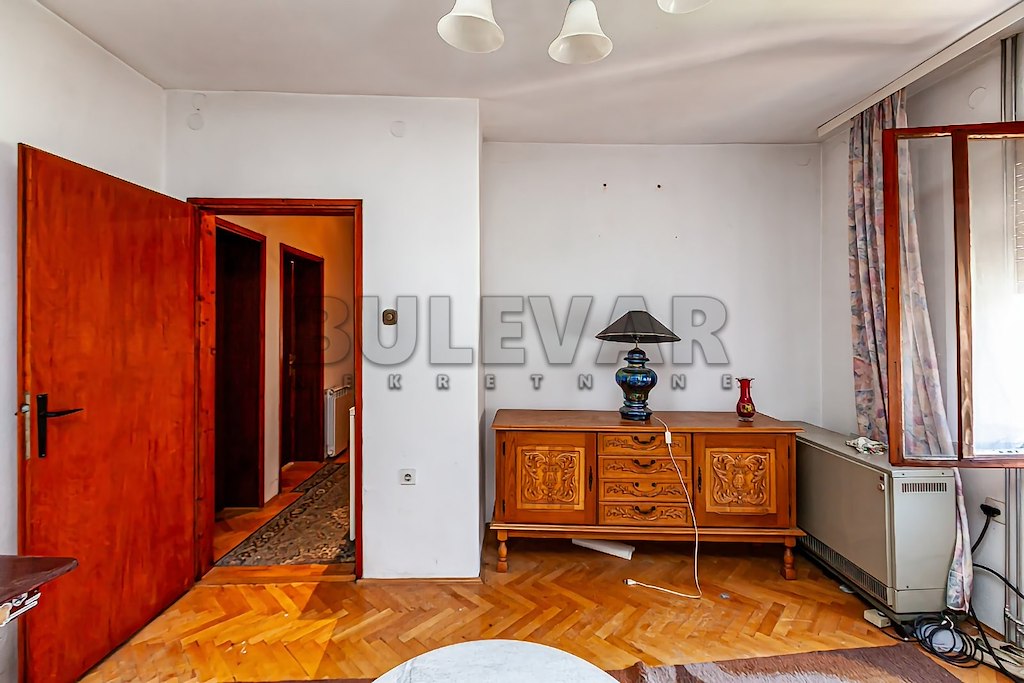 četvorosobna kuća, 160 m2, Crveni krst, Vukadina Stevanovića ID: p-014253