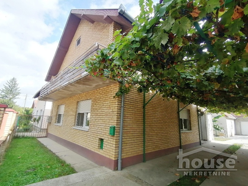 Kuca,PETROVARADIN,SADOVI250m2,257500€ , ID: 3045138