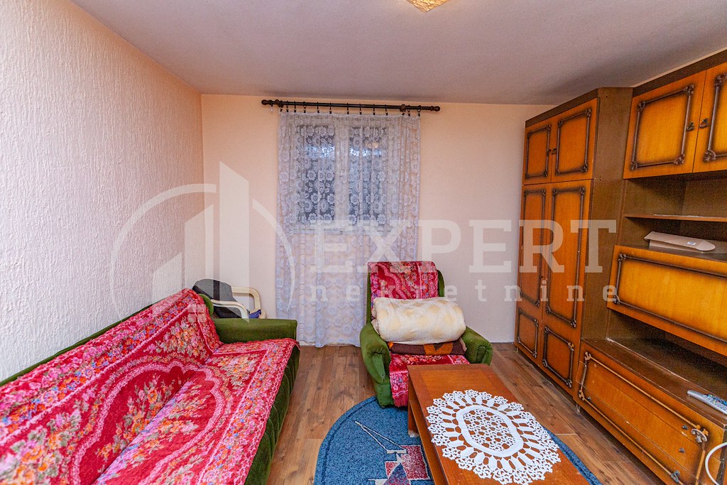 Trosobna kuća, 95 m2, Centar, Vardarska ID: p-04756