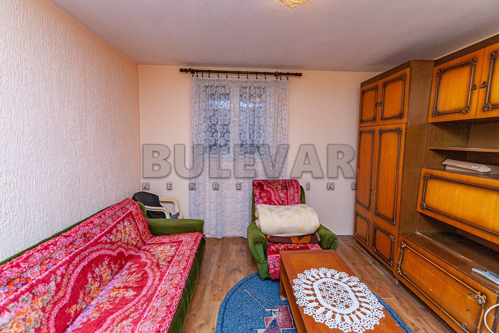 Trosobna kuća, 95 m2, Centar, Vardarska ID: p-04756