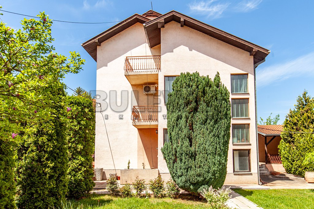 Dvosobna kuća, 390 m2, Medoševac, Medoševac ID: p-03238