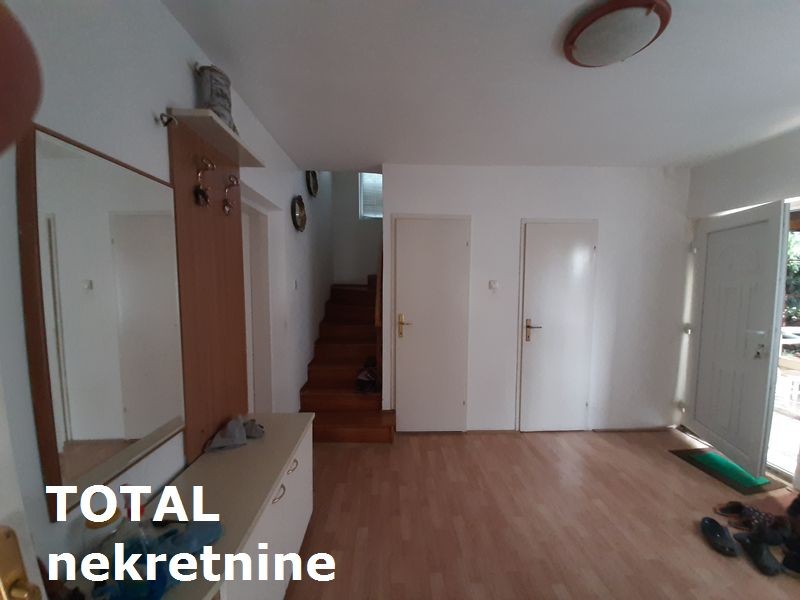 Kuca,SREMSKA KAMENICA,CARDAK,kv: 220.00, € 257500, ID: 3089592