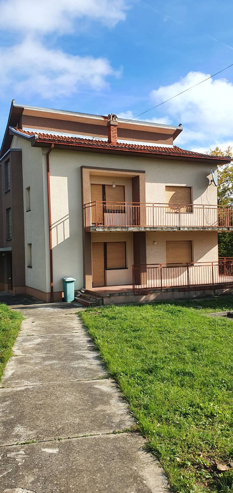 Prodaja kuce Barajevo Bacevac 250m2