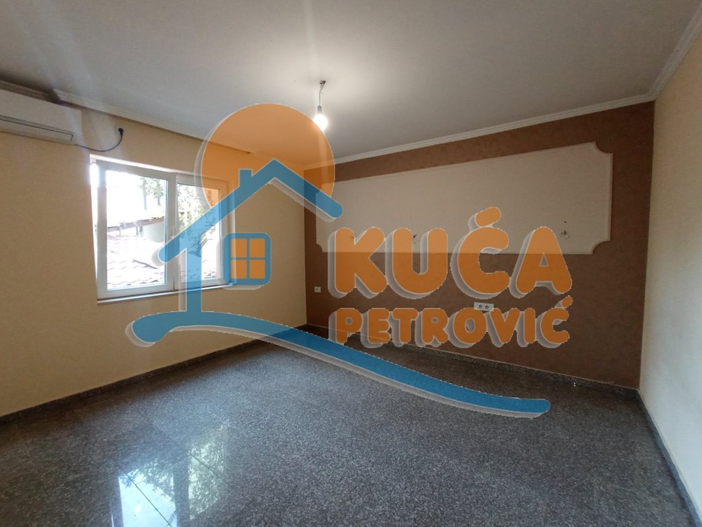 Lokal, 70 m2, Centar, Jeronimova ID: i-014862